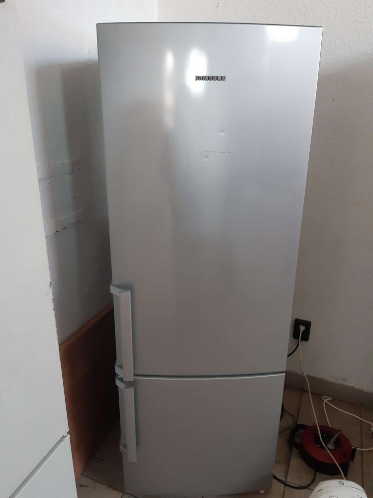 Használt Samsung RL29THCTS alulfagyasztós hűtőszekrény [H13225] - árak ...